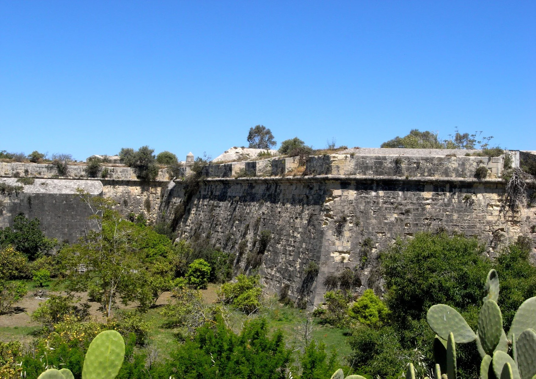 Cospicua: Fortifications — Buildings of Malta