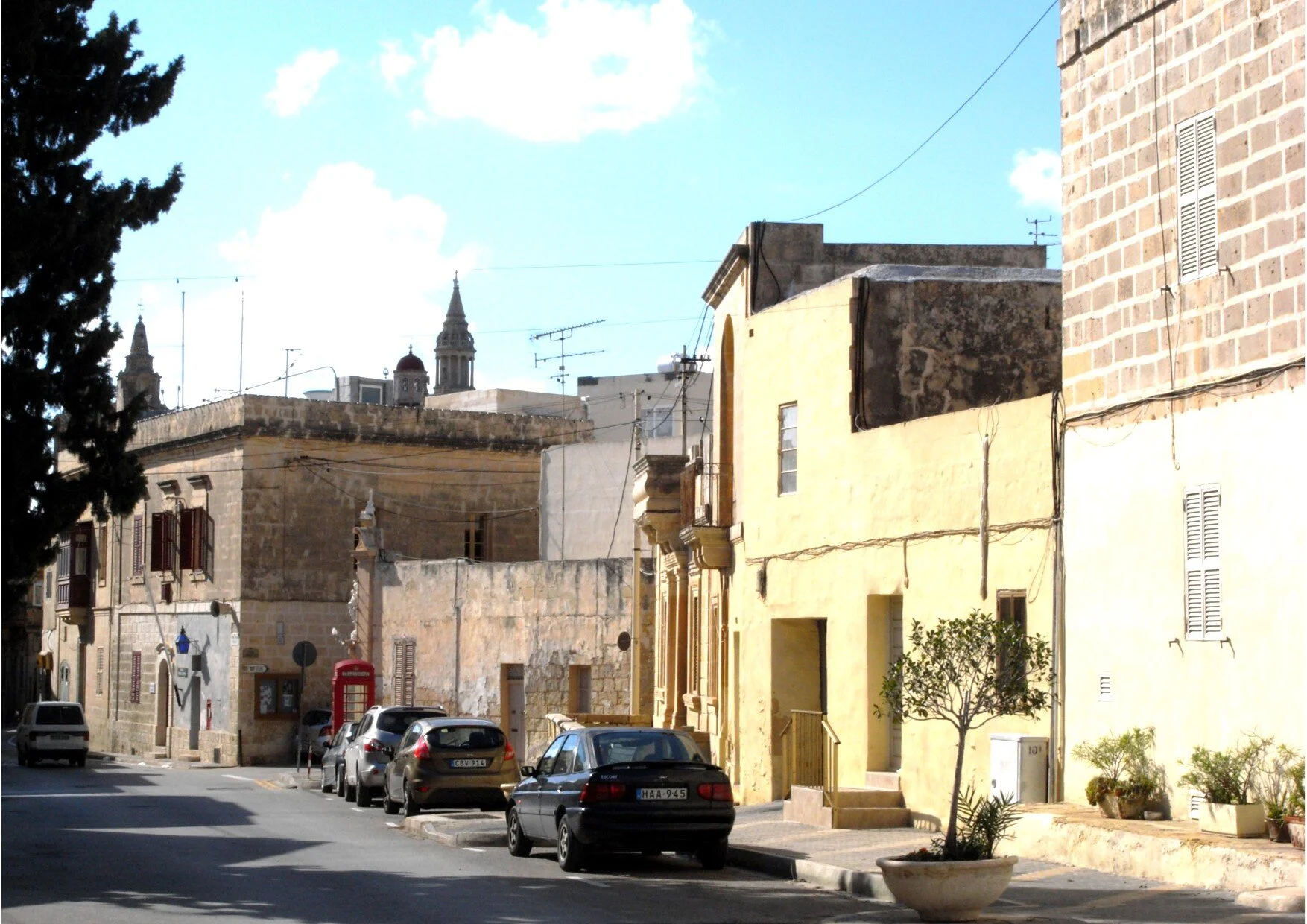 Gudja: Triq Raymond Caruana — Buildings of Malta