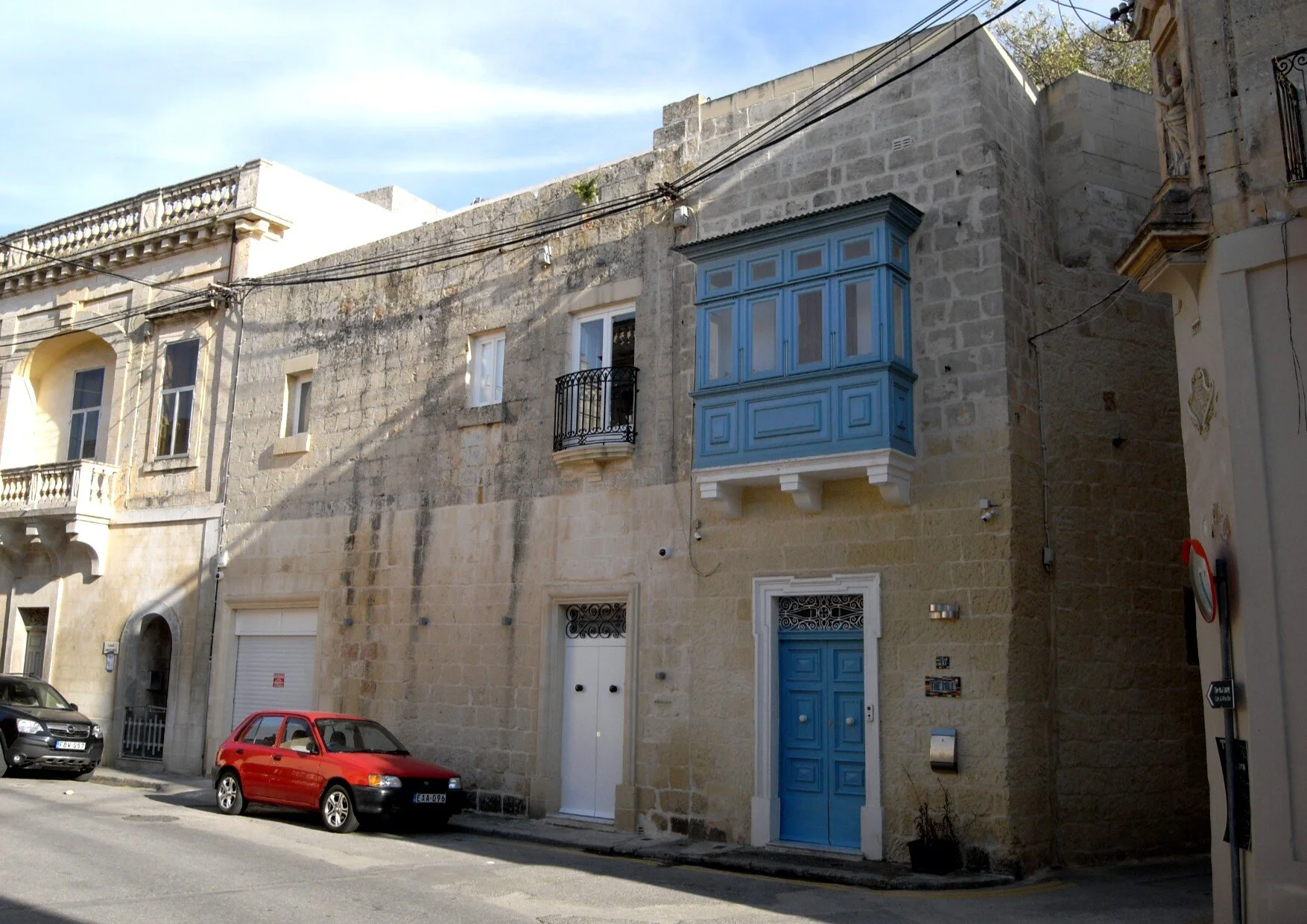Naxxar: Triq Santa Lucija — Buildings of Malta