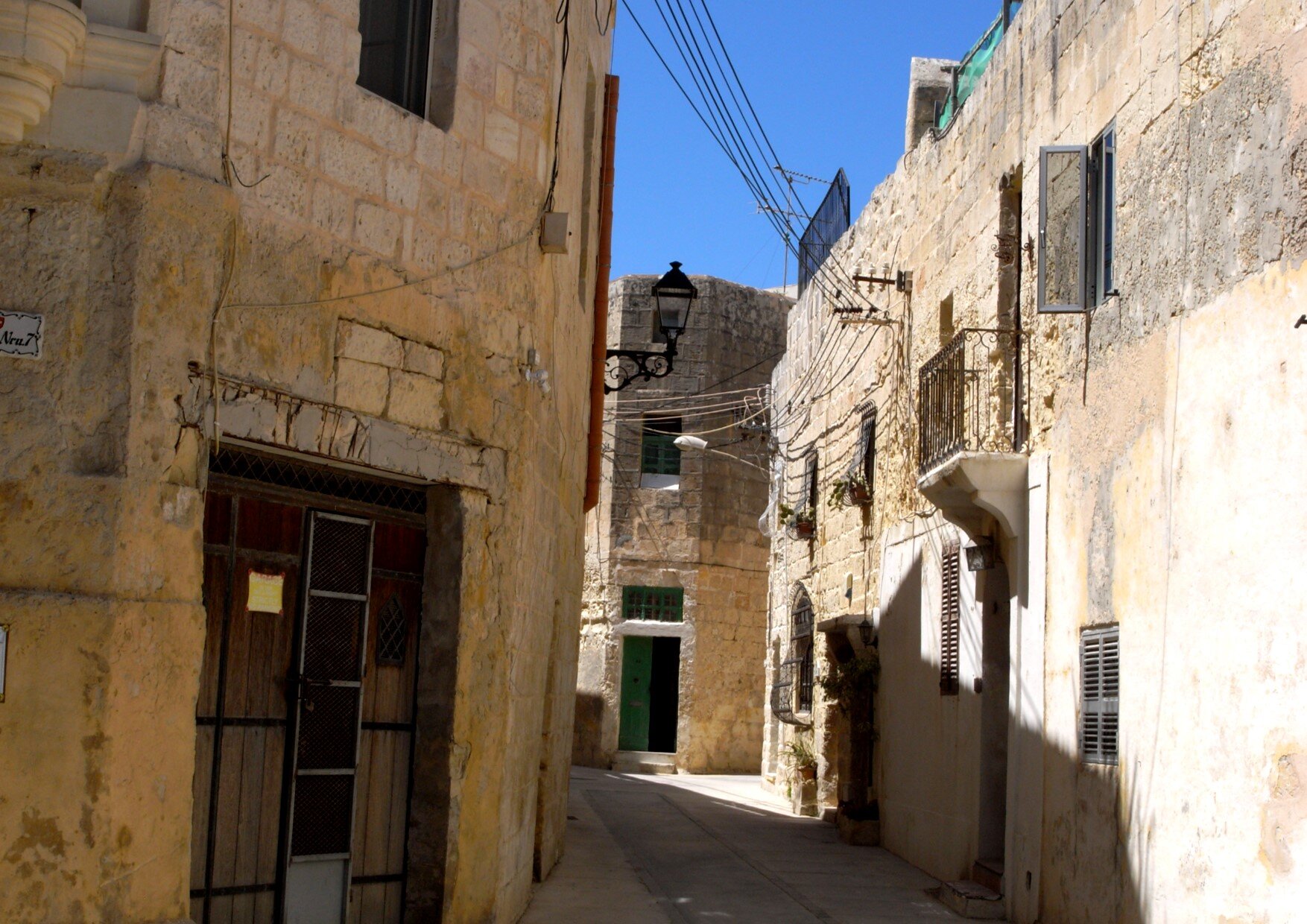 Naxxar: Triq Santa Lucija — Buildings of Malta