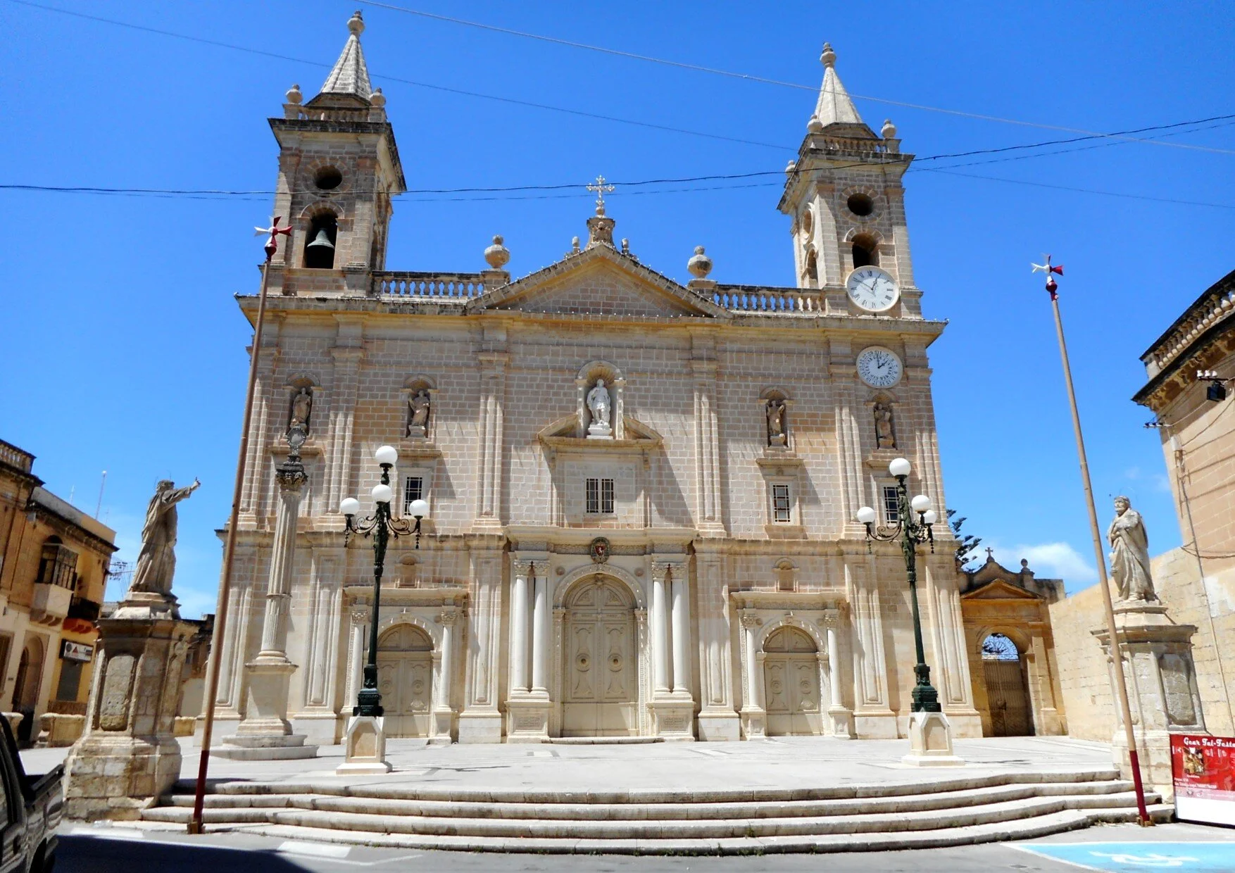 Qormi: Churches and Chapels — Buildings of Malta