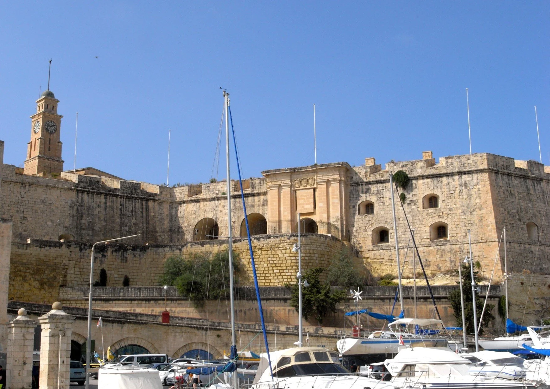 Senglea: Fortifications — Buildings of Malta