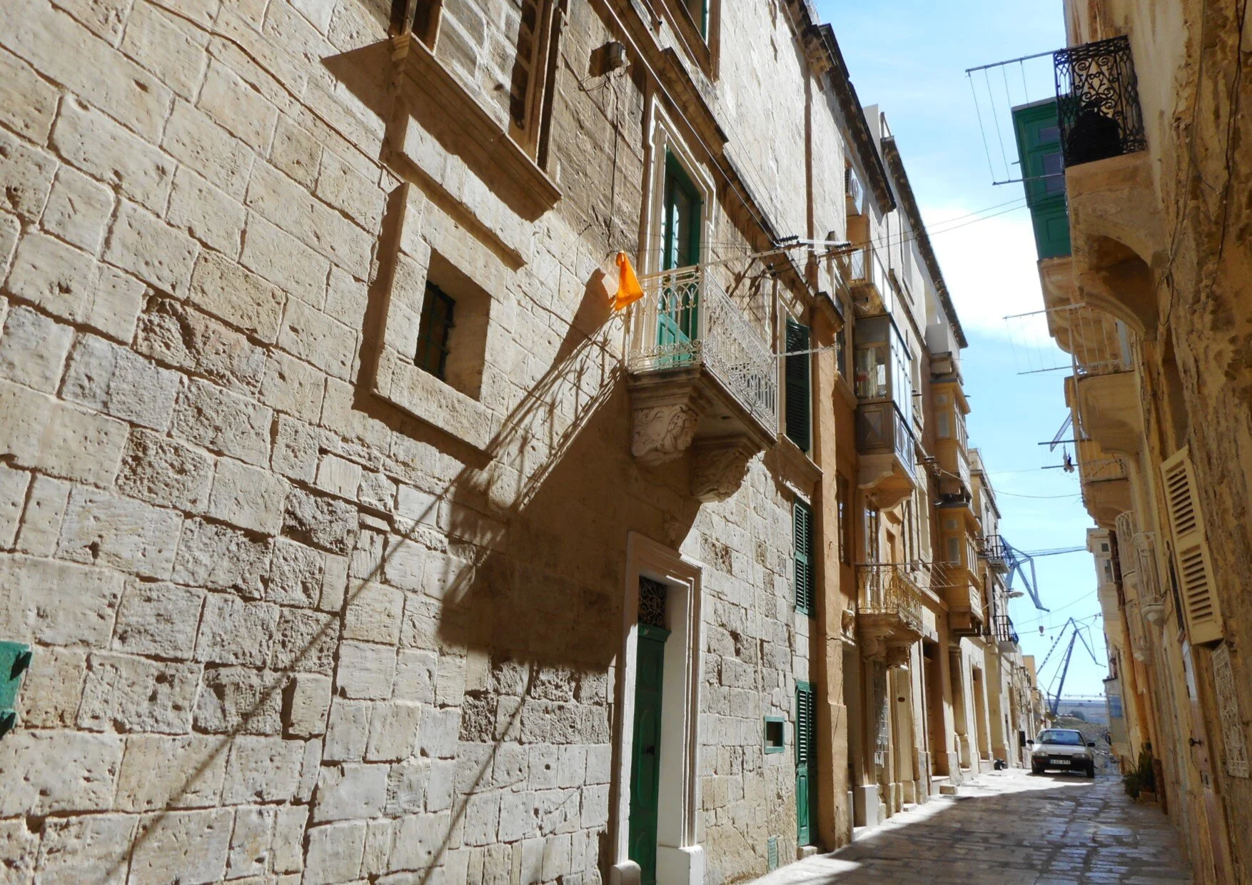 Senglea: Triq id-Duluri — Buildings of Malta
