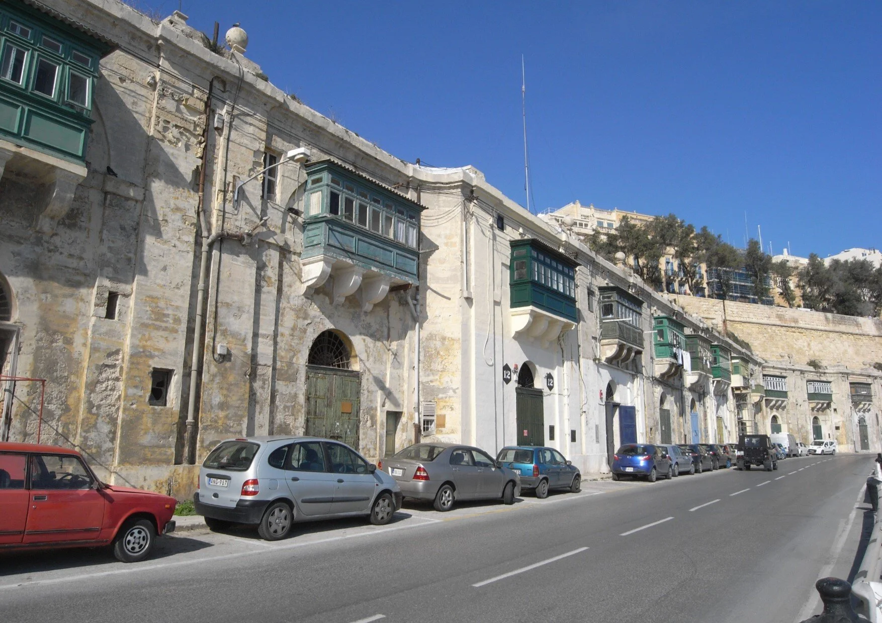 Valletta: Ix-Xatt il-Barriera — Buildings of Malta