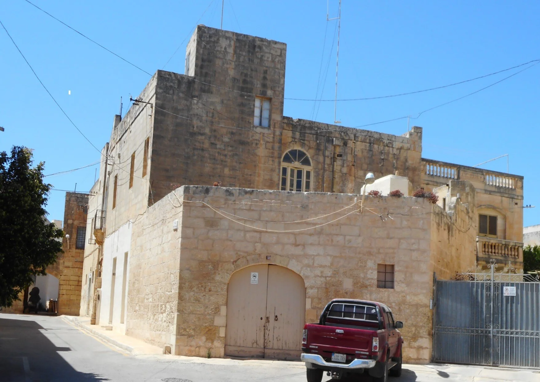 Zabbar: Triq Santa Duminka (Zabbar) — Buildings of Malta