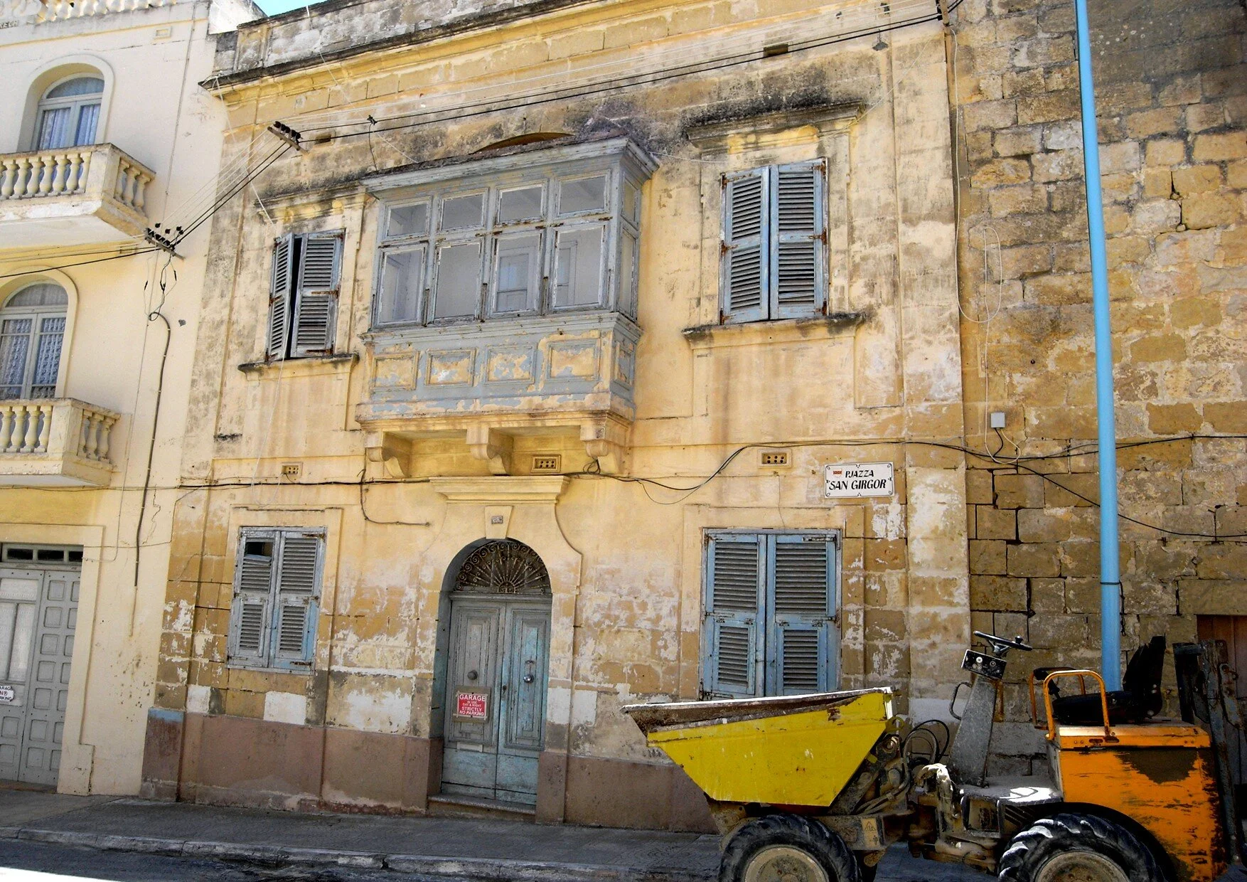 Kercem — Buildings of Malta