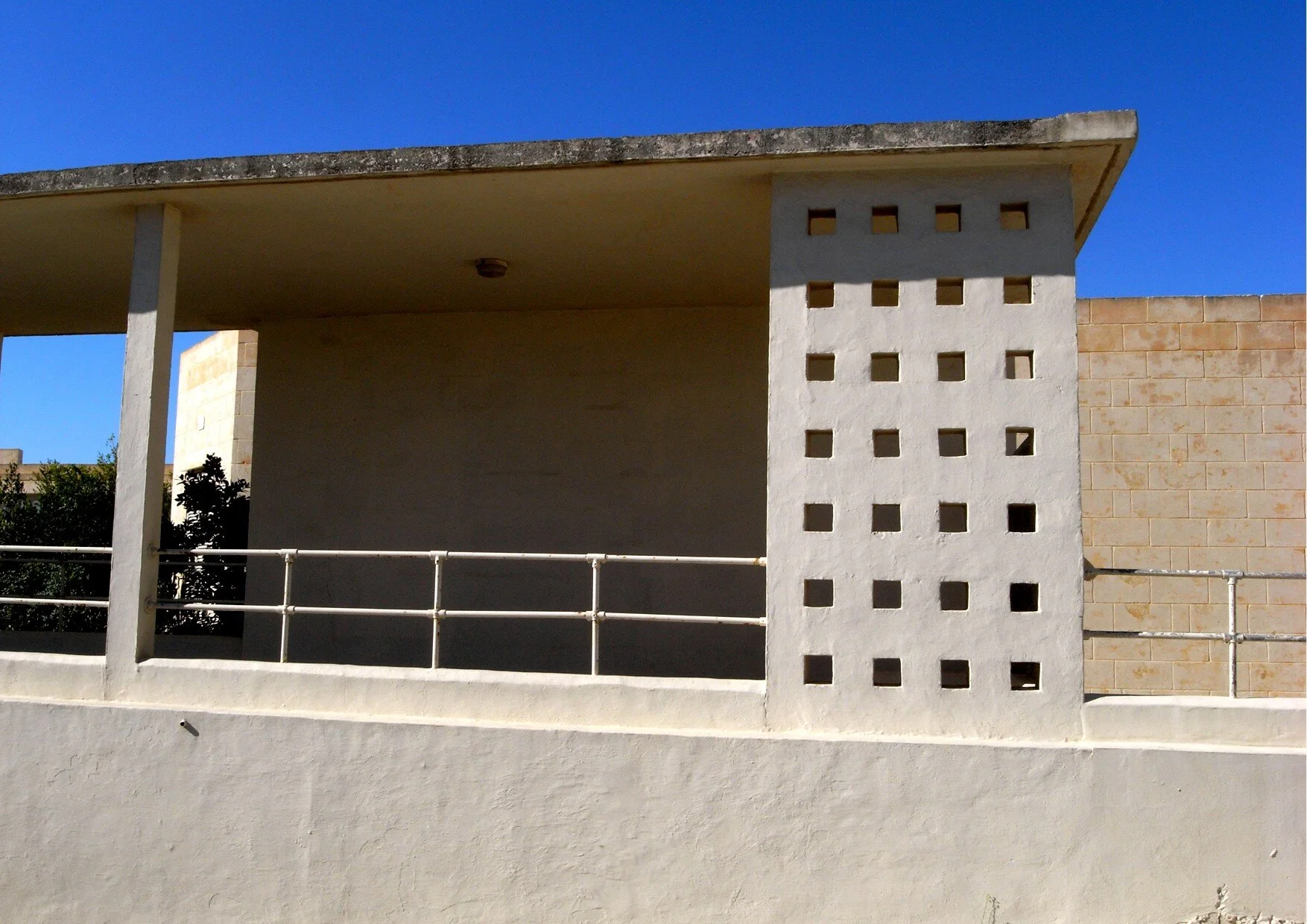 Qala: Qala Primary School — Buildings of Malta