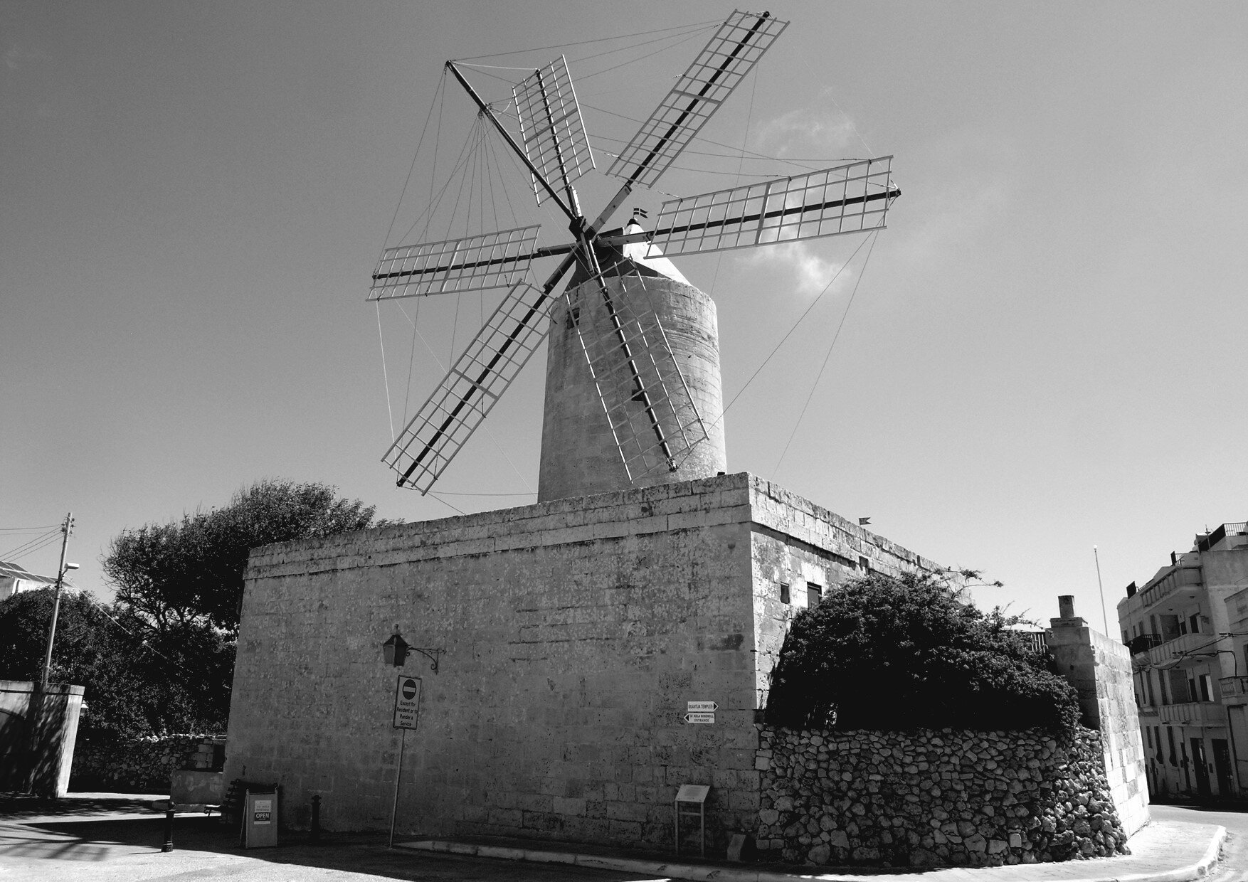 Xaghra — Buildings of Malta