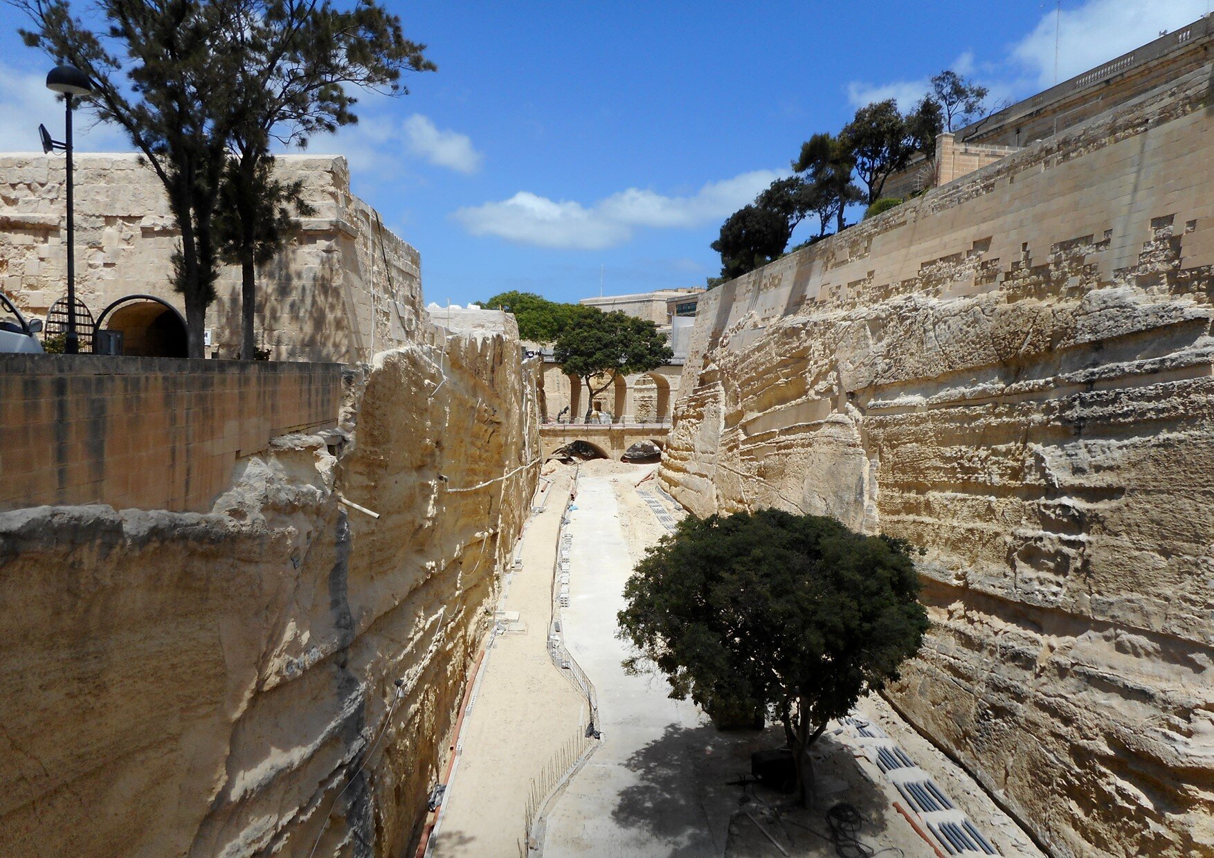 Valletta: Fortifications — Buildings of Malta