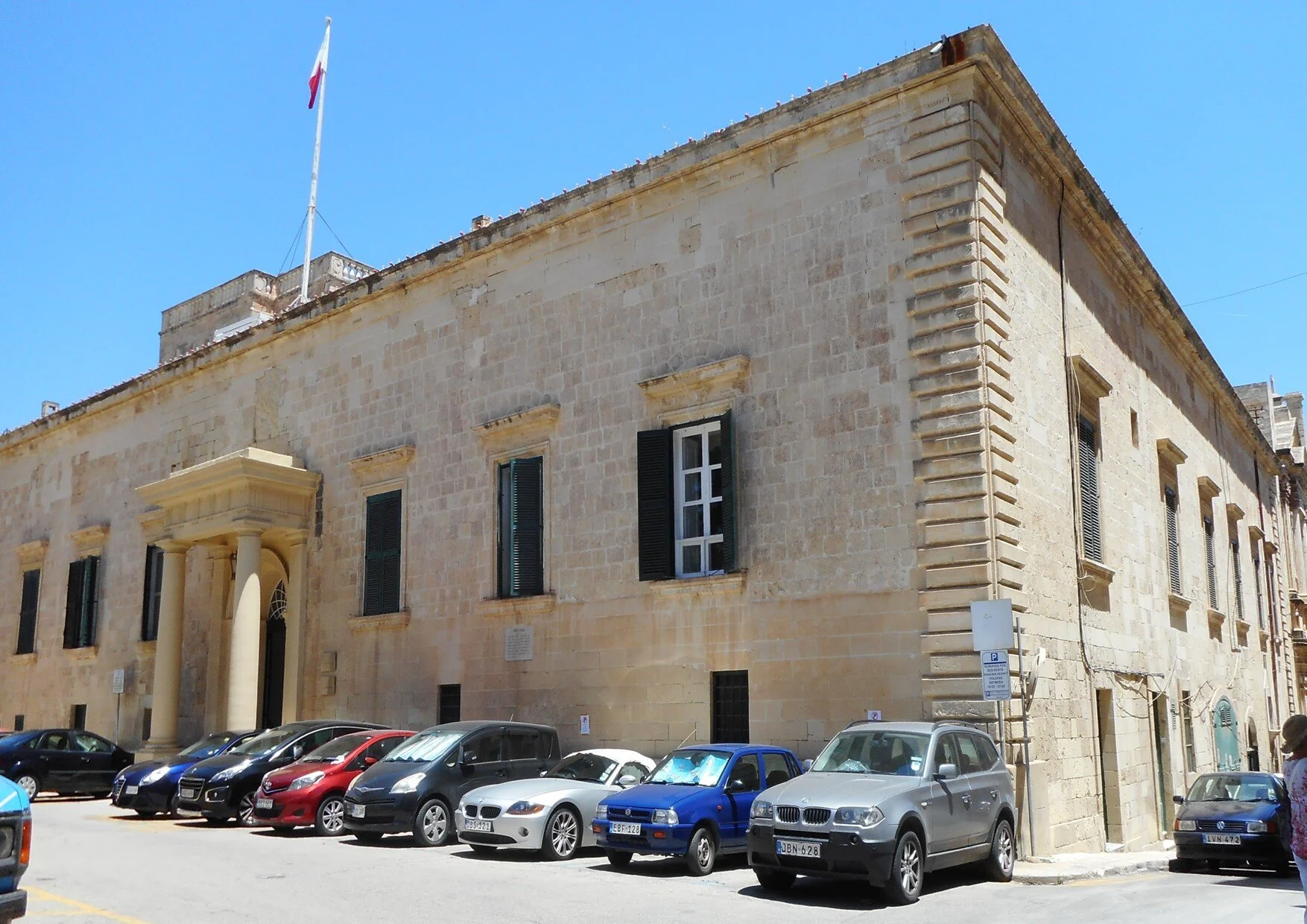 Valletta: Pjazza Independenza — Buildings of Malta