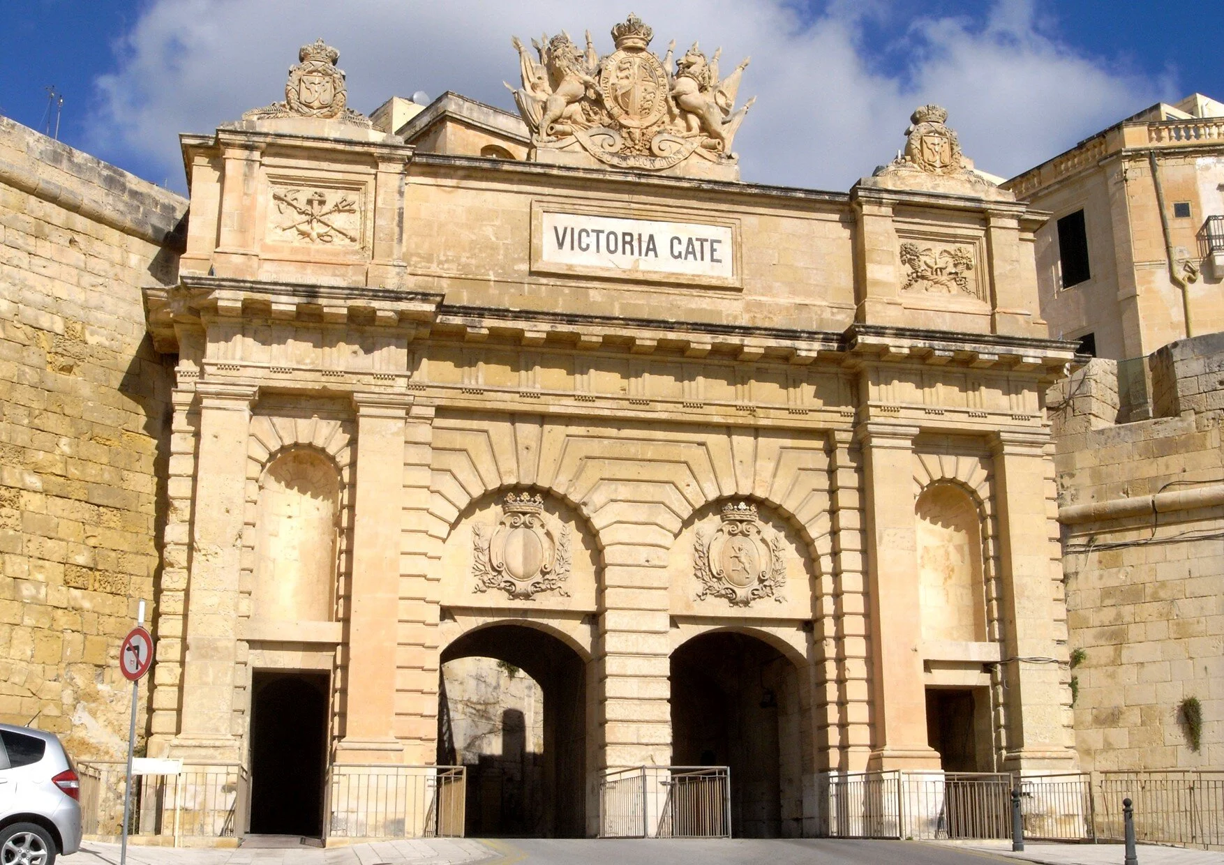 Valletta: Fortifications — Buildings of Malta