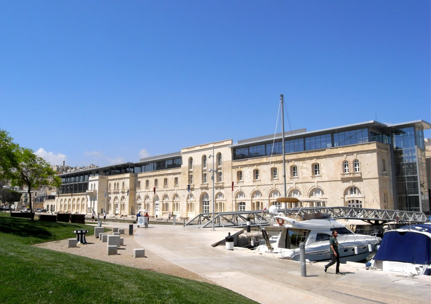 Cospicua (Bormla) — Buildings of Malta