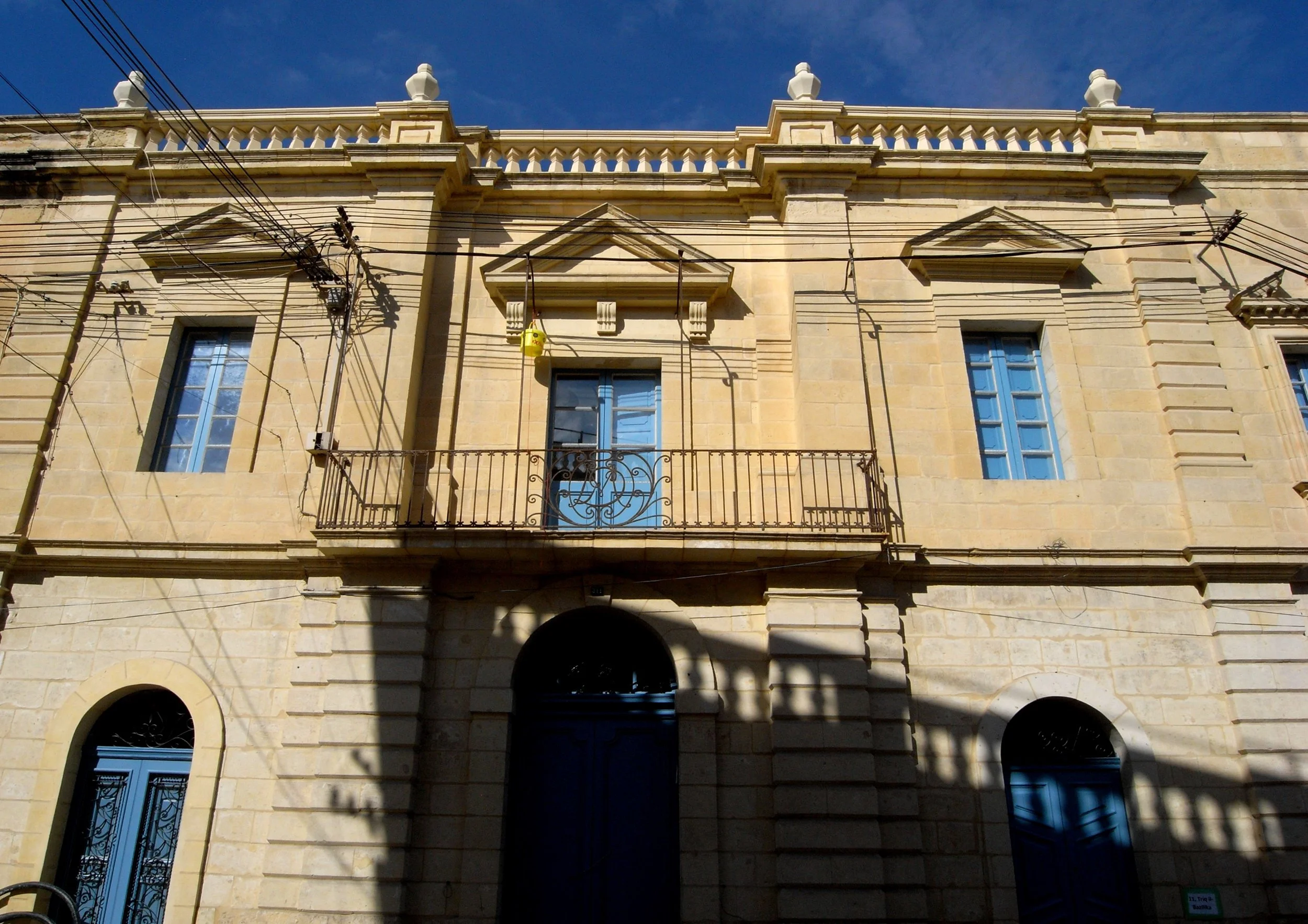 Mosta: Triq il-Bazilika — Buildings of Malta