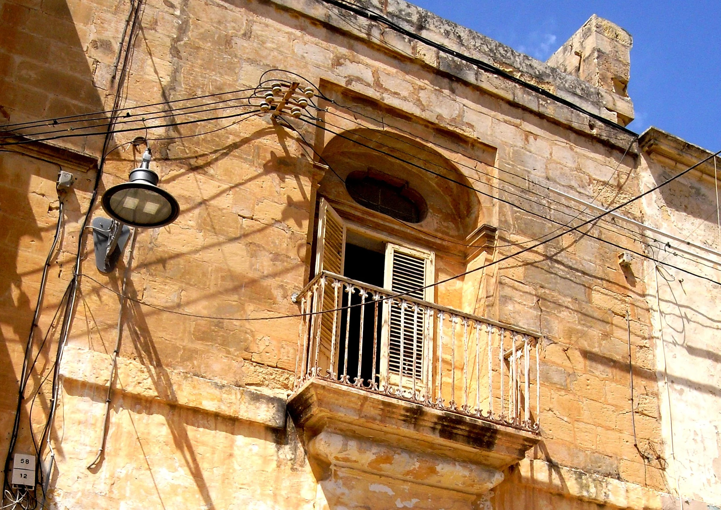 Vittoriosa: Triq L-Arcisqof M Gonzi — Buildings of Malta
