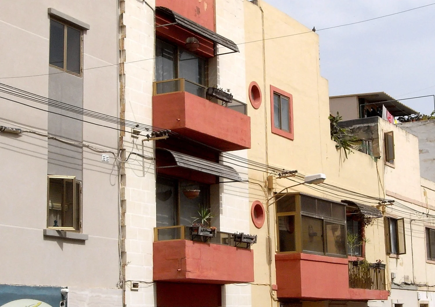 Fgura: Triq San Pietru — Buildings of Malta