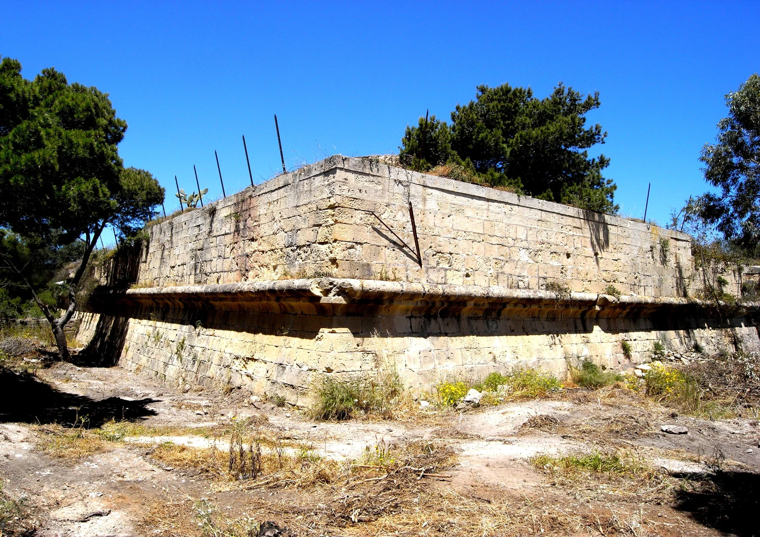 Cospicua: Fortifications — Buildings of Malta