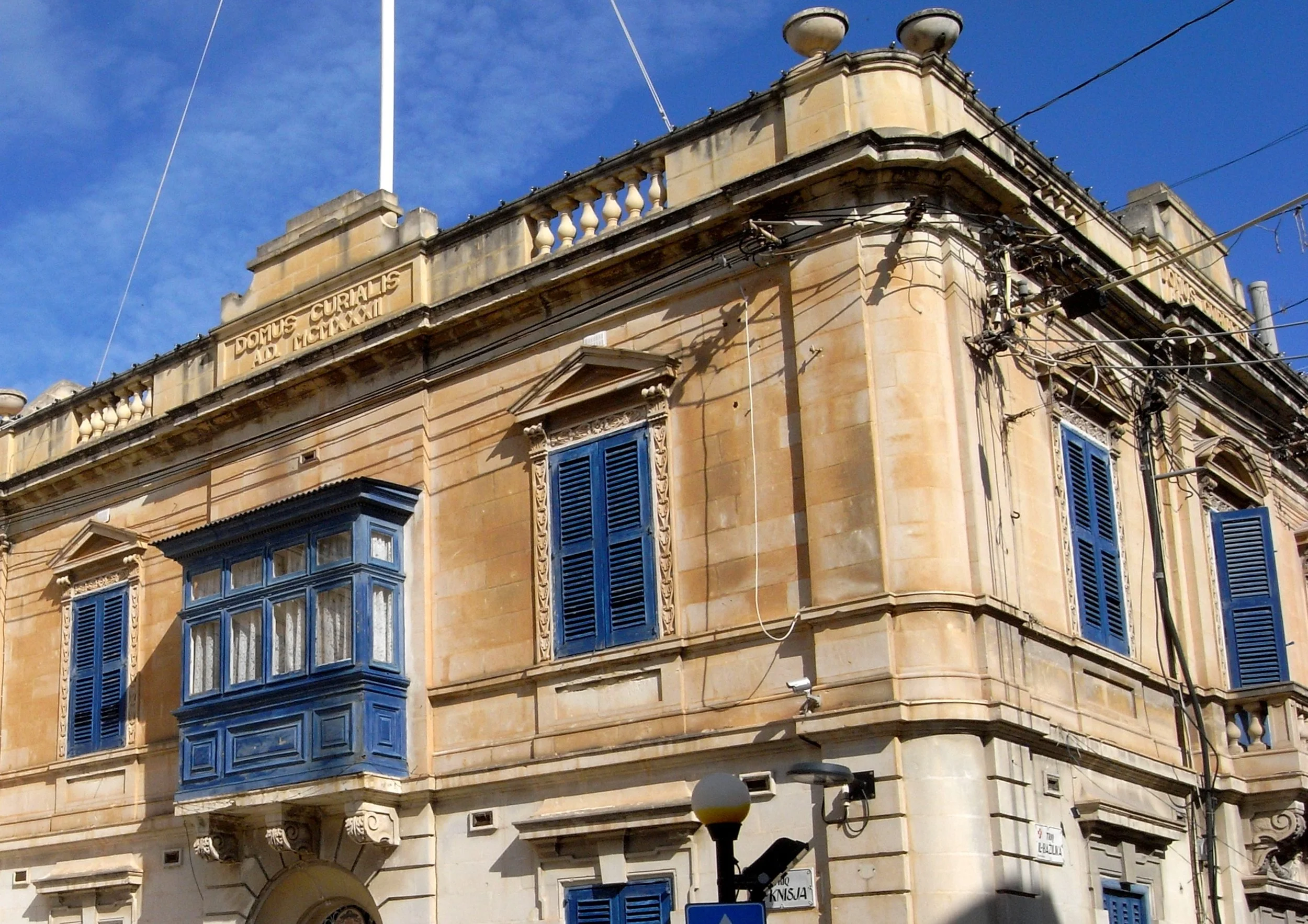 Mosta: Triq il-Knisja — Buildings of Malta