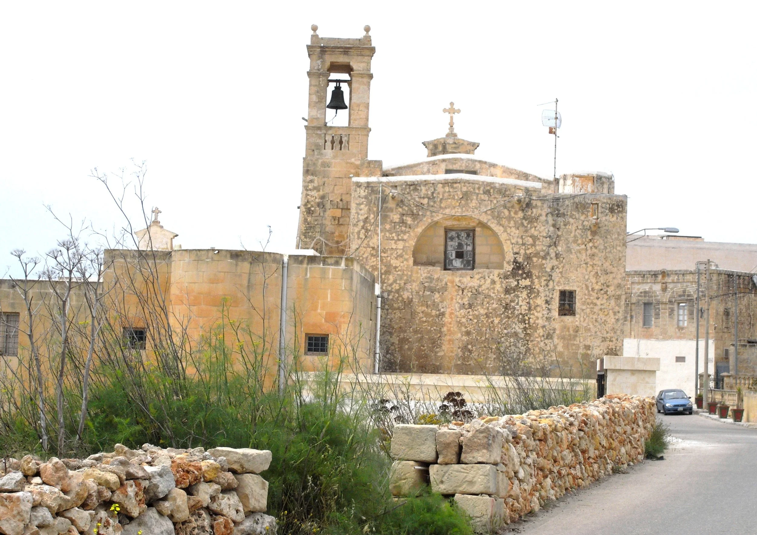 Qala: Pjazza San Kerrew — Buildings of Malta