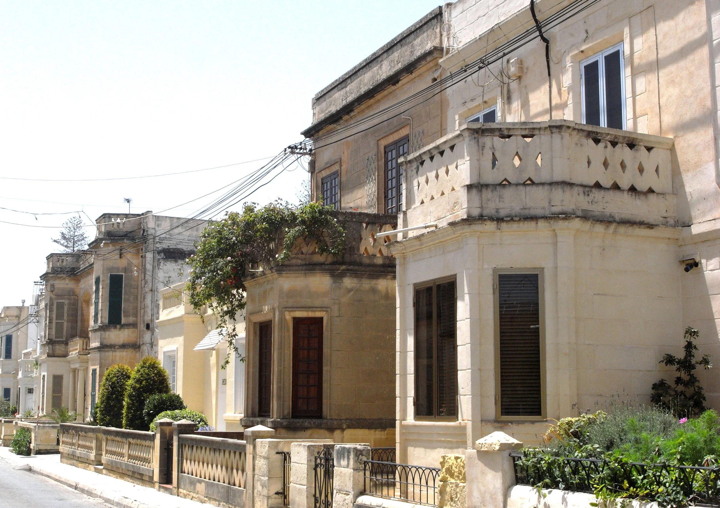 Balzan: Triq San Valentin — Buildings of Malta
