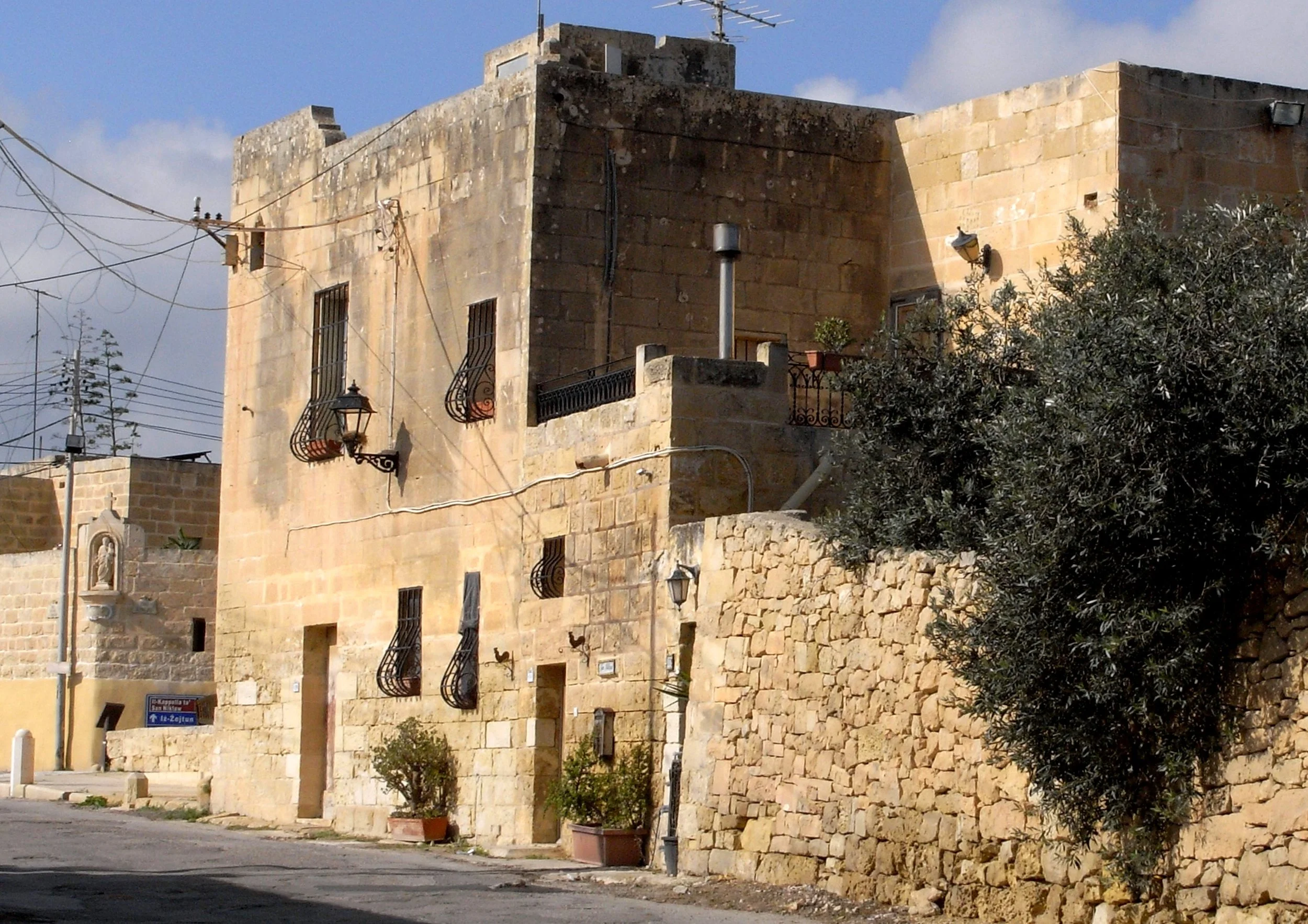Zejtun: Triq Xrobb L'Ghagin — Buildings of Malta