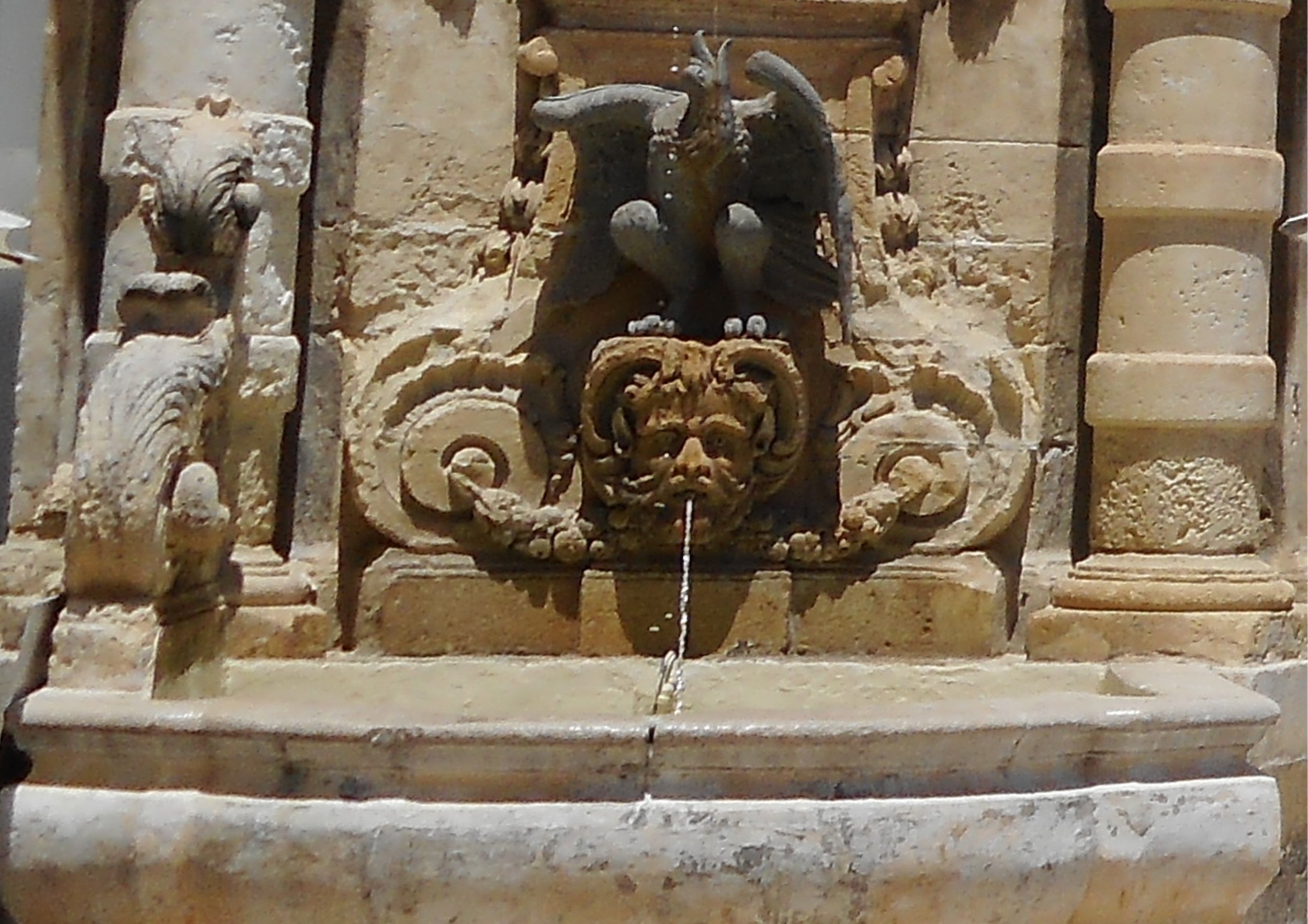 Valletta: Misrah San Gorg — Buildings of Malta