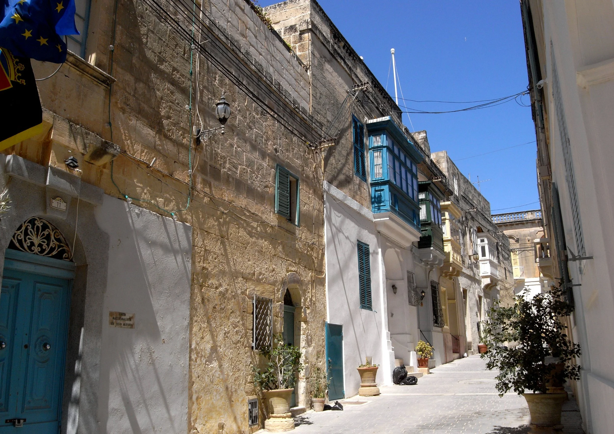 Lija: Triq il-Knisja — Buildings of Malta