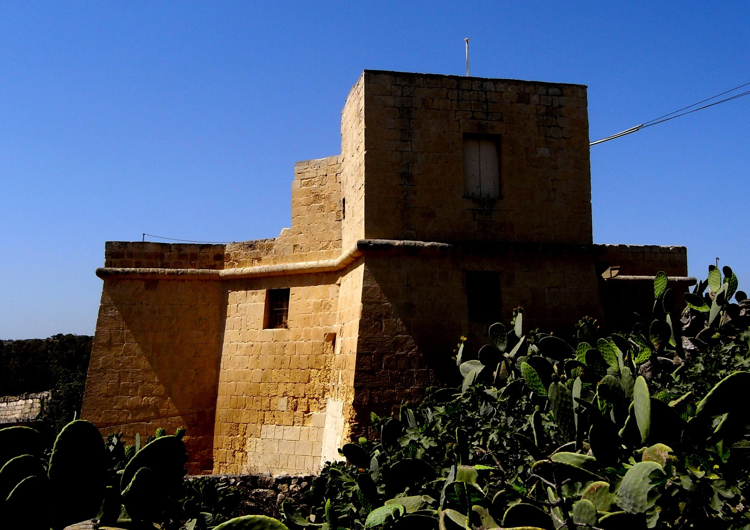 Marsascala: Mamo Tower — Buildings of Malta