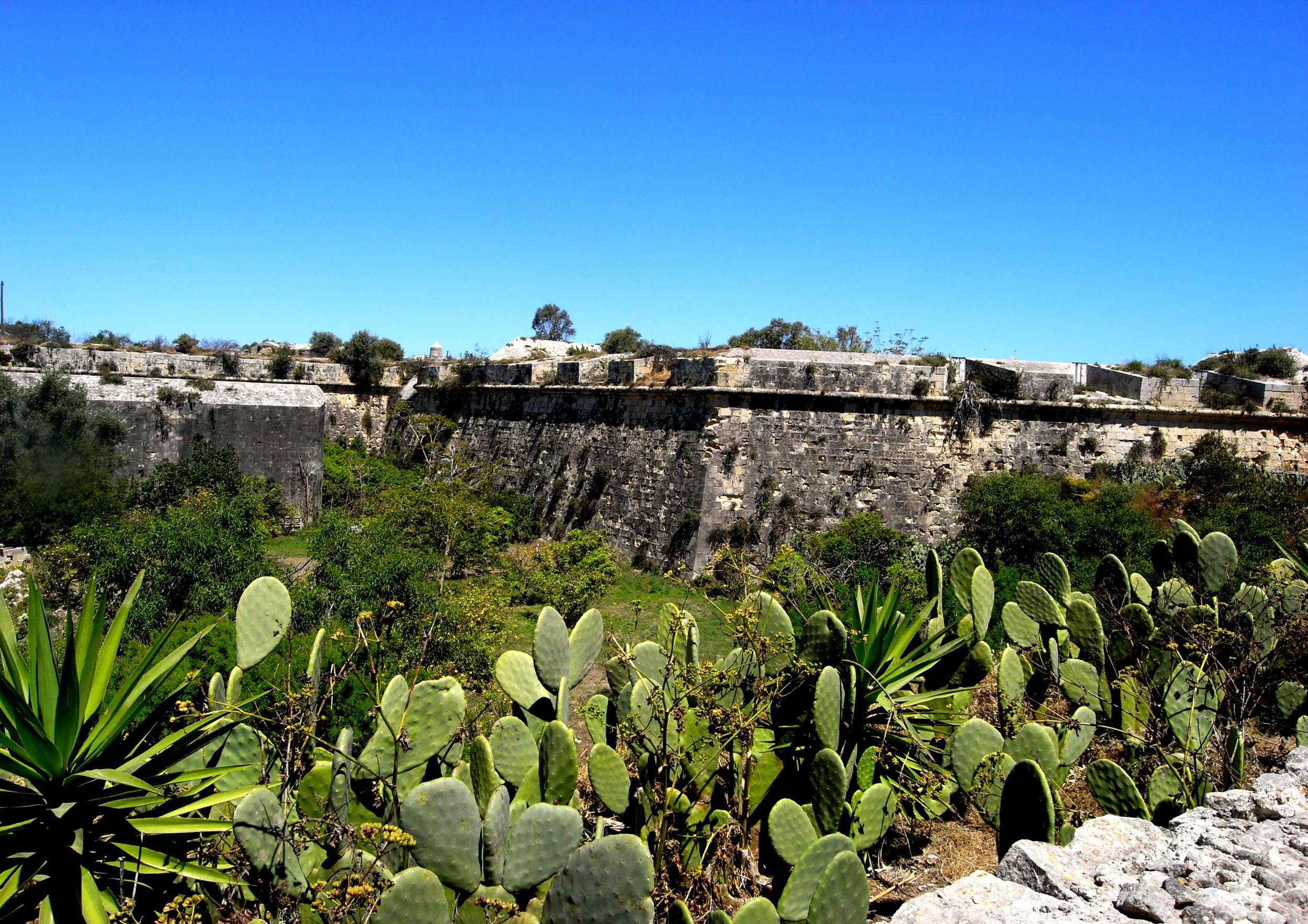 Cospicua: Fortifications — Buildings of Malta