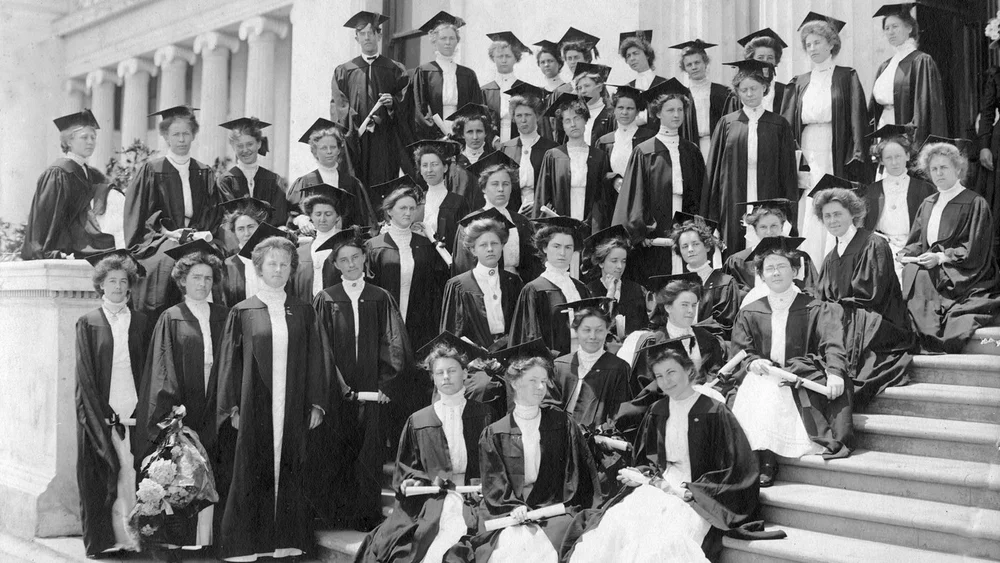 First Normal School Graduation Held in 1900 — University Heights ...