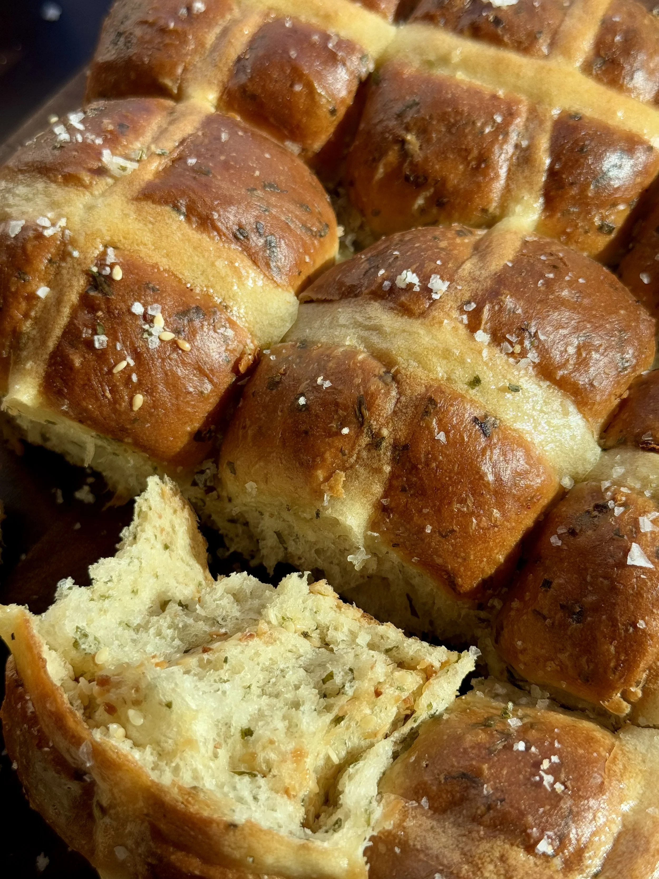 Crispy Garlic Hot Cross Doughbuns — Chlo-eat