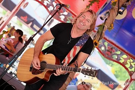 Entertainment — The Bull & Whistle Bar