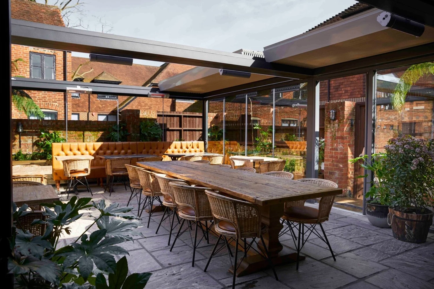 The Lord Raglan - Craft Beers & Smoked Meats in Wokingham