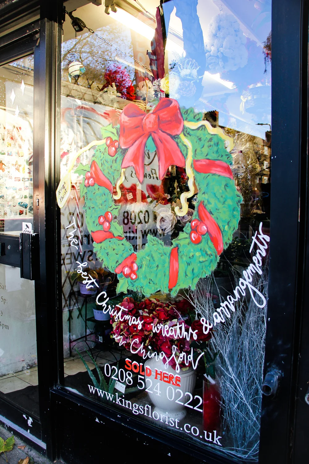 5 Christmas-themed Window Painting Ideas — WeTheSeeds: Creative Art ...