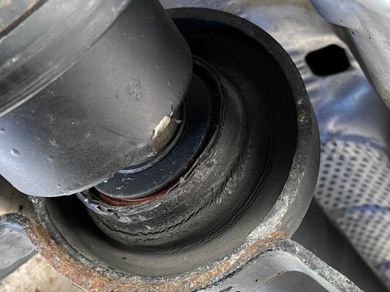 Driveshaft (Propshaft) Carrier Upgrade - Audi D2 A8/S8 with 4AT/5AT ...