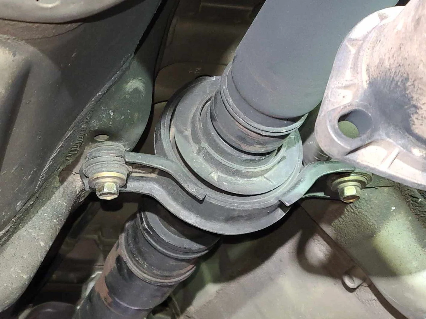 Subaru Impreza/WRX/STi 1st/2nd Gen, Saab 9-2X Driveshaft Center Support ...