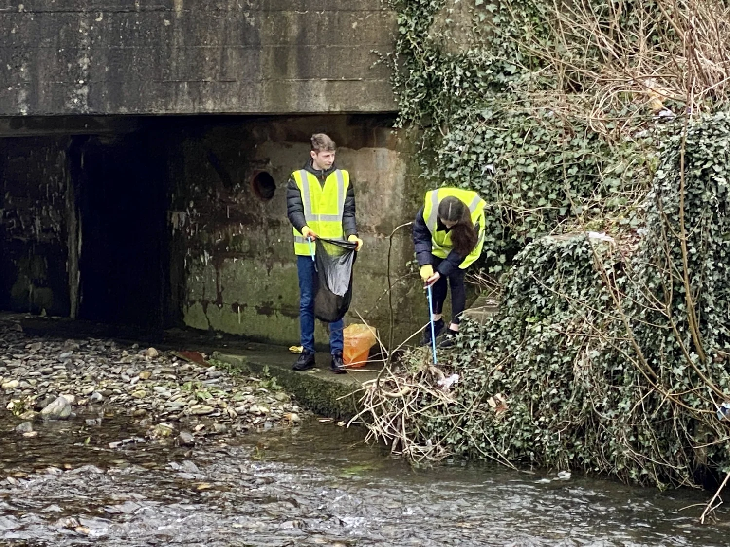 PlasticBusters on a mission to eradicate litter - 500 Pounds of waste ...