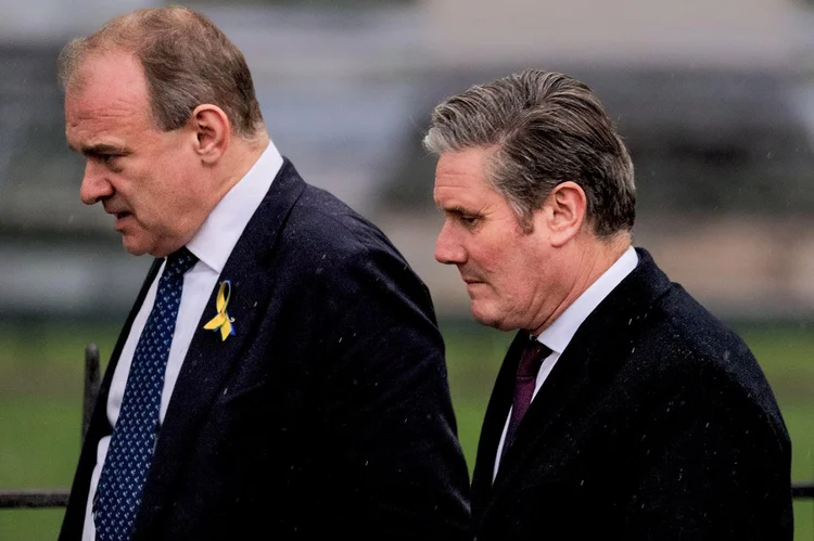 Evaluate the view that the opposition is effective in the House of ...