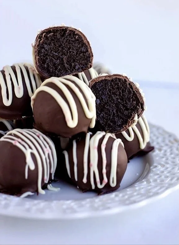 11 Best Christmas Truffles Recipes To Make This Year — Chef Denise