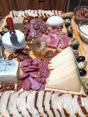 Italian Charcuterie Board: Everything for the Ultimate Italian Salumi ...