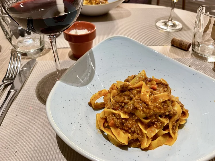 BEST RESTAURANTS & FOOD IN BOLOGNA, ITALY: 2024 GUIDE — Chef Denise