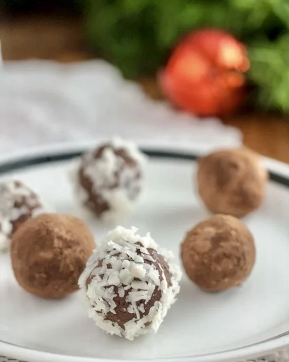 11 Best Christmas Truffles Recipes To Make This Year — Chef Denise