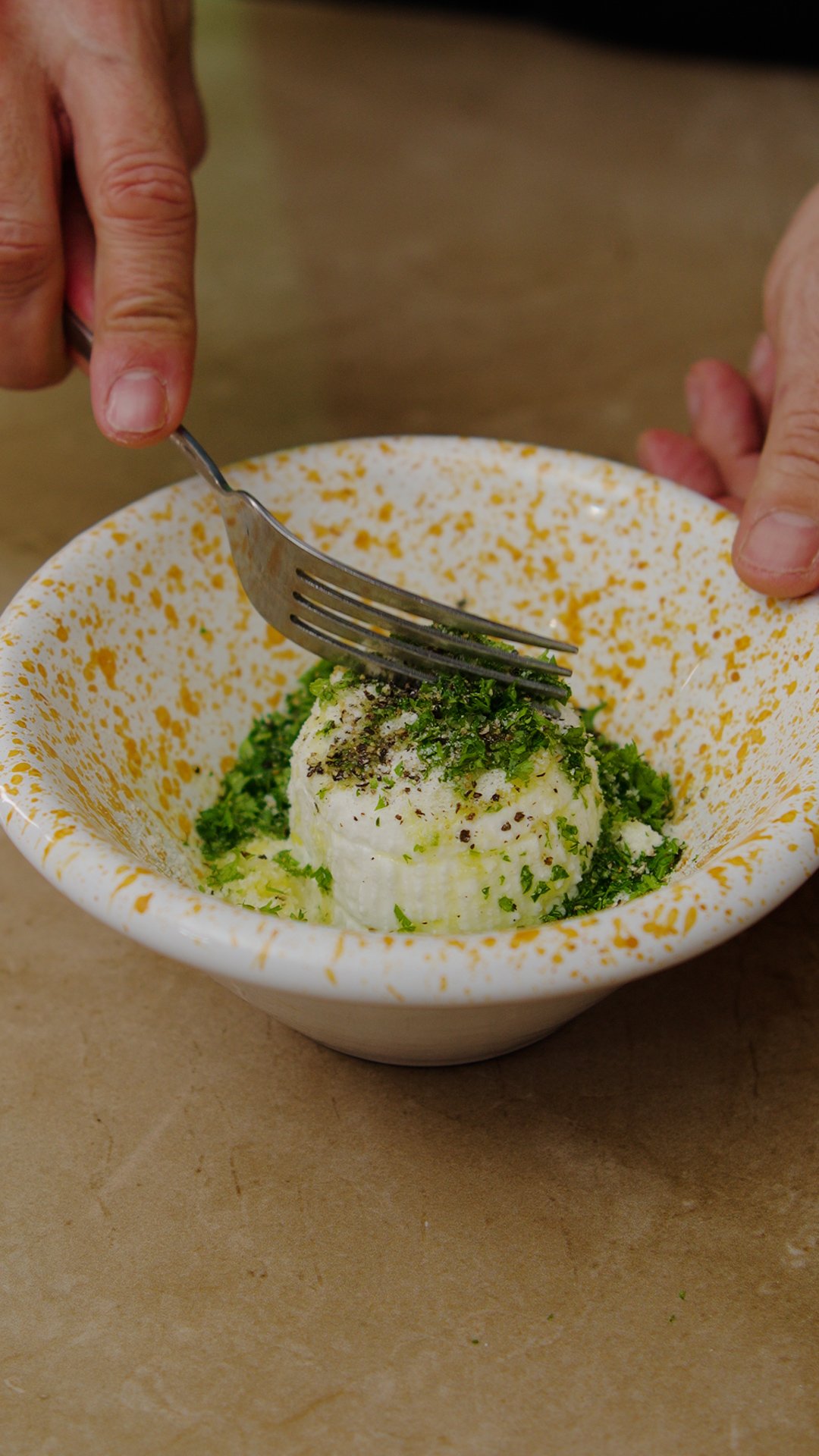 Brown Ftira Ġbejna 'Pizza'