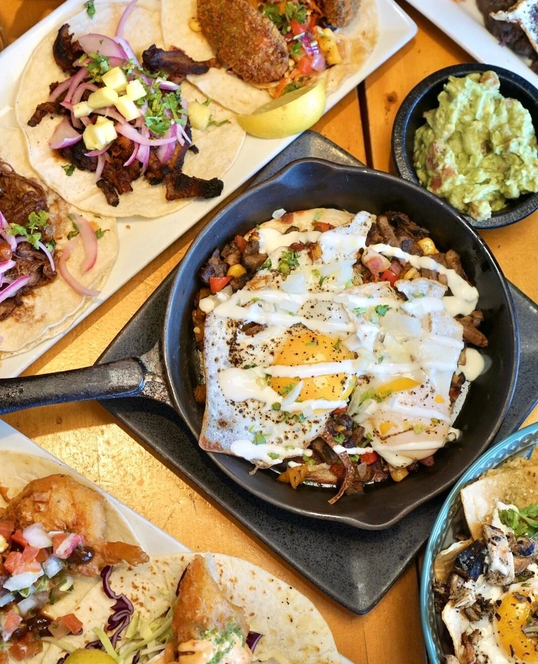 Los Cuervos Taqueria & Cantina