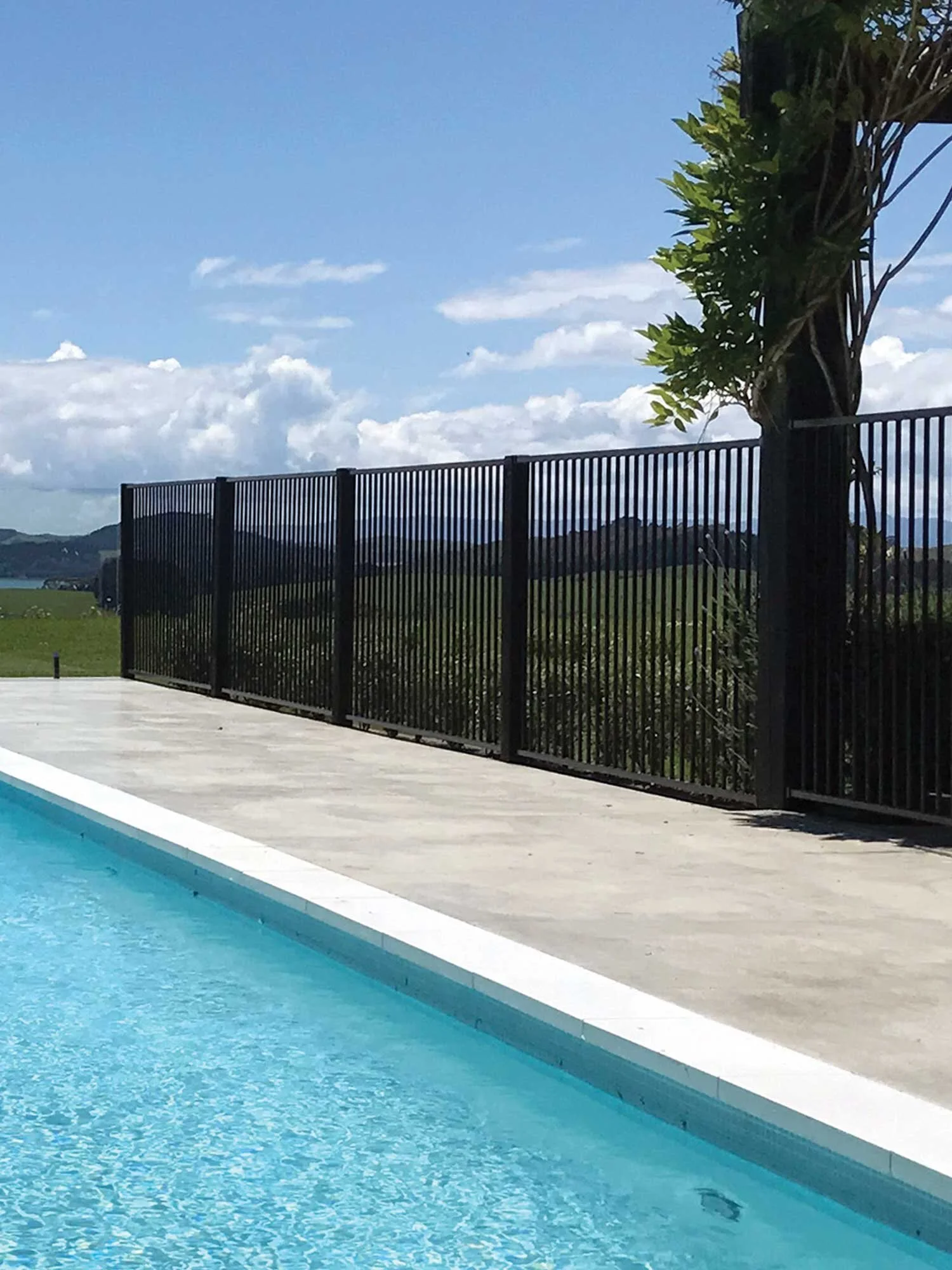 Innovative Fencing & Screening Systems for Every Property — Glass Outlet