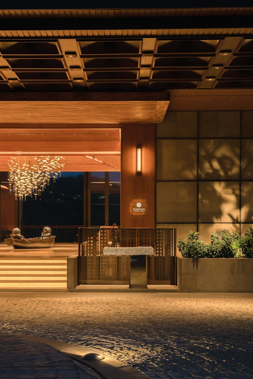 Ta’aktana Luxury Collection Labuan Bajo | Studio Nimmersatt Lighting ...