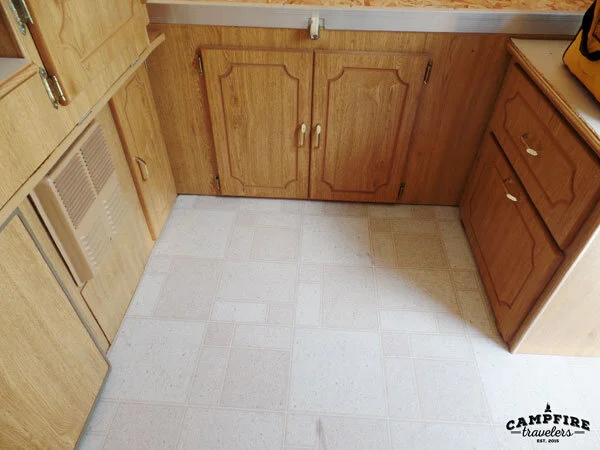 Painting RV Cabinets in our 1999 Palomino Stallion — Campfire Travelers ...