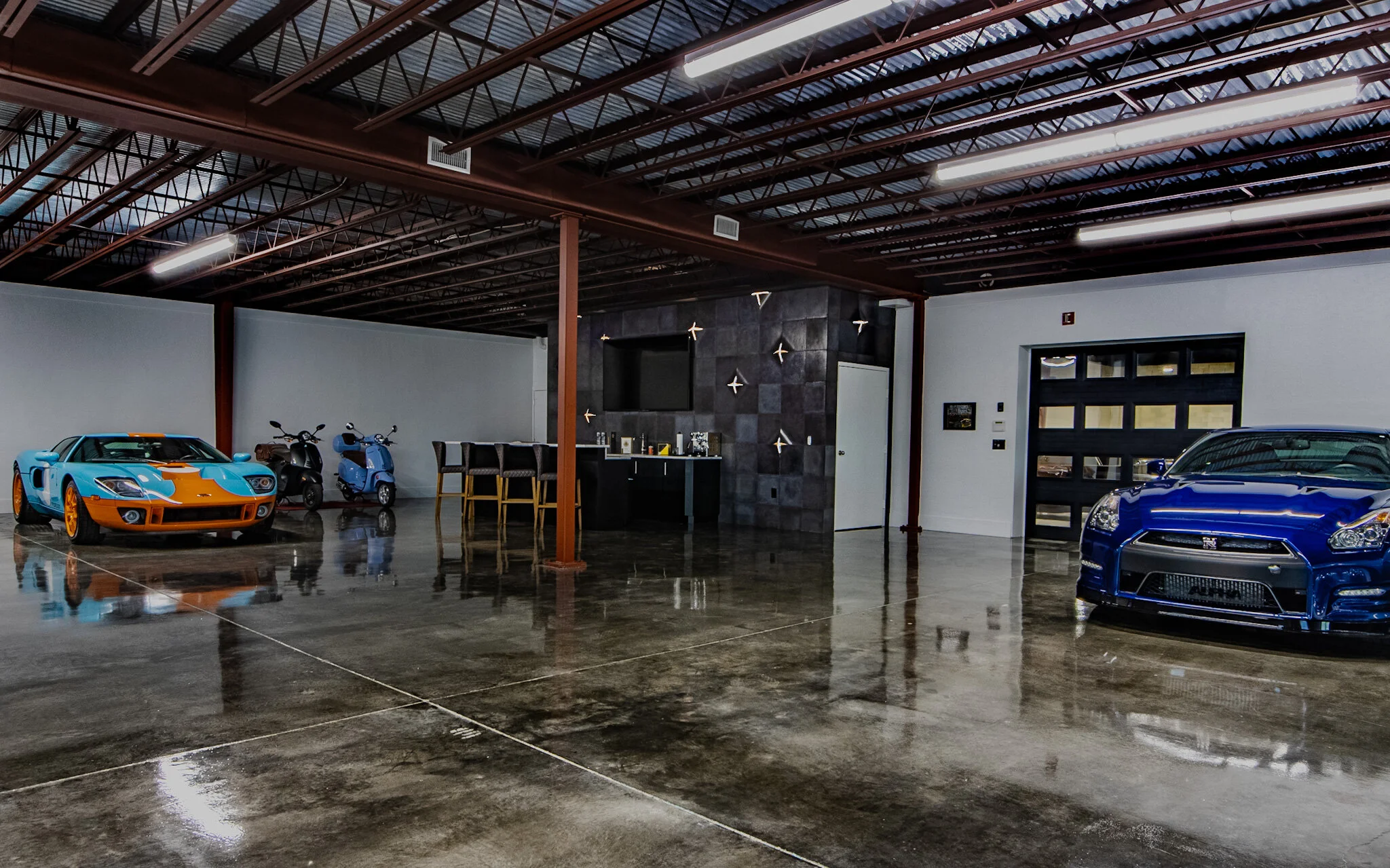 Car Cave SRQ - Vintage, Classic and Exotic Car Sales