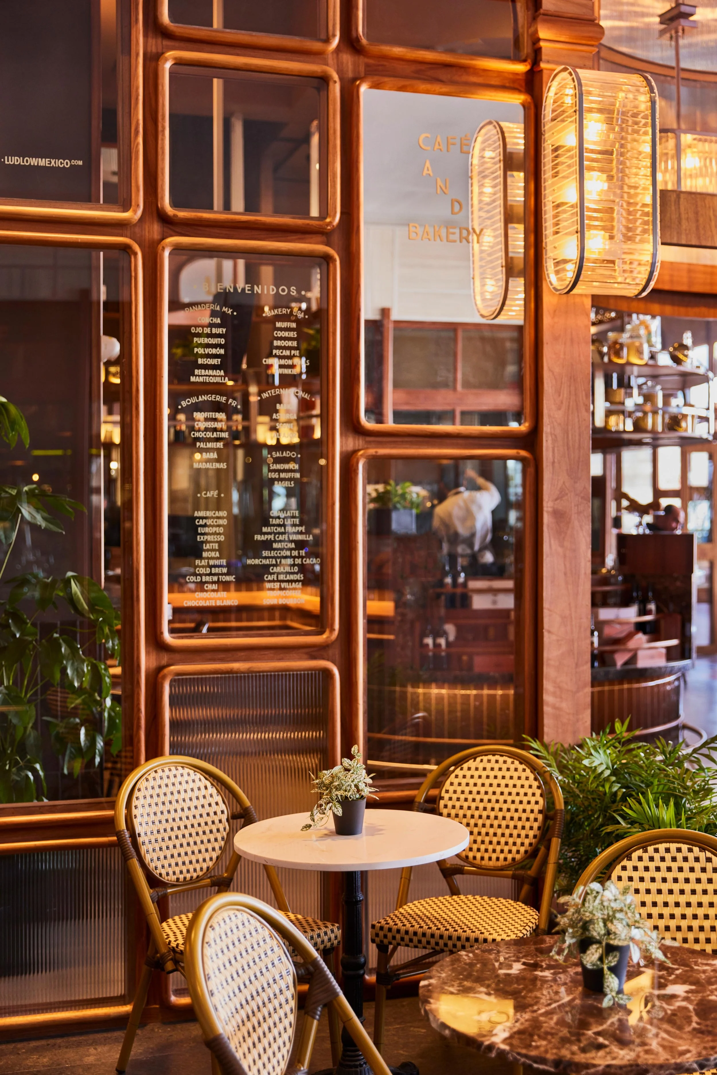 LUDLOW — MYT+GLVDK