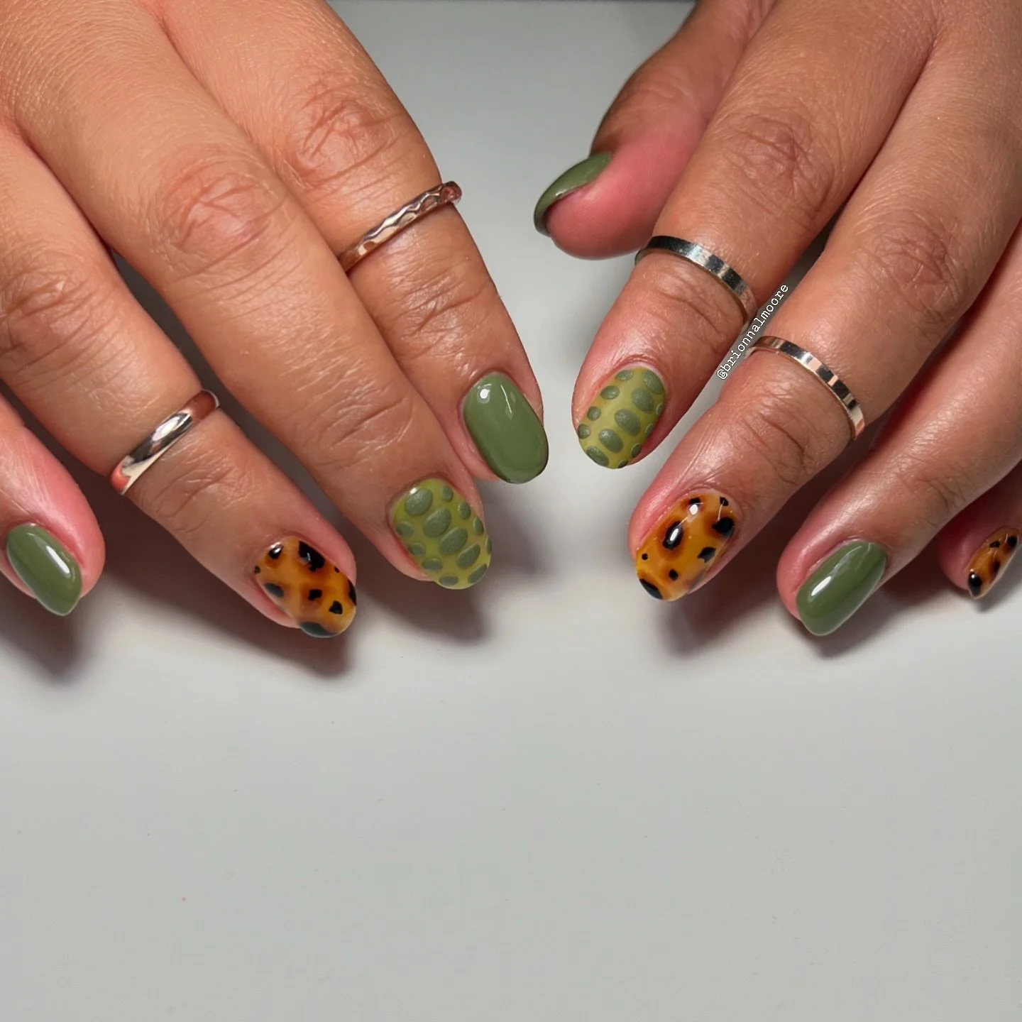 Ultimate Guide to Nails, Travel & Beauty