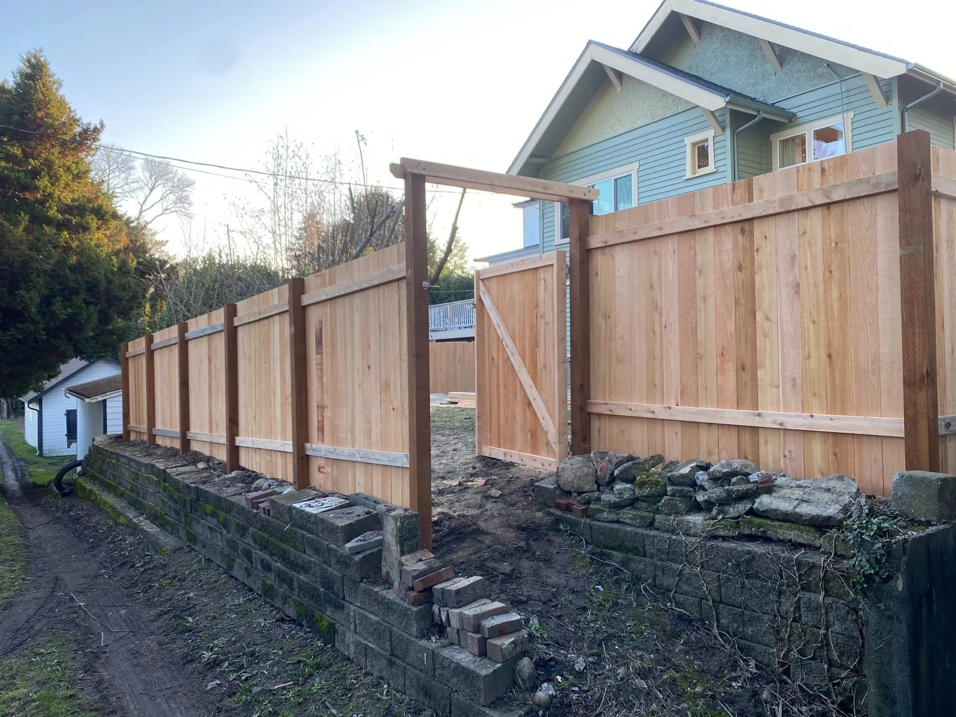 Picture Frame Fences in Seattle